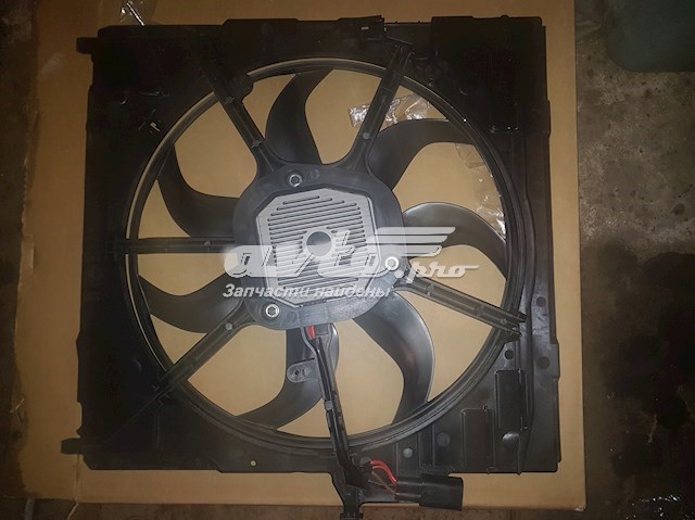 17428618242 BMW диффузор радиатора кондиционера, в сборе с крыльчаткой и