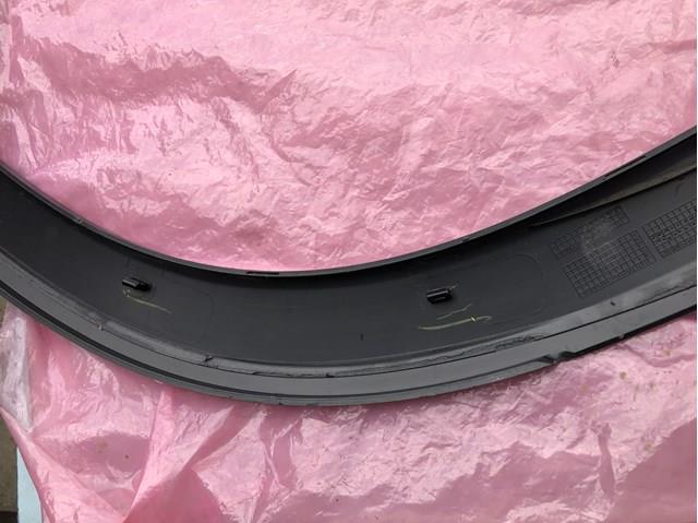 1678850300 Mercedes накладка крила