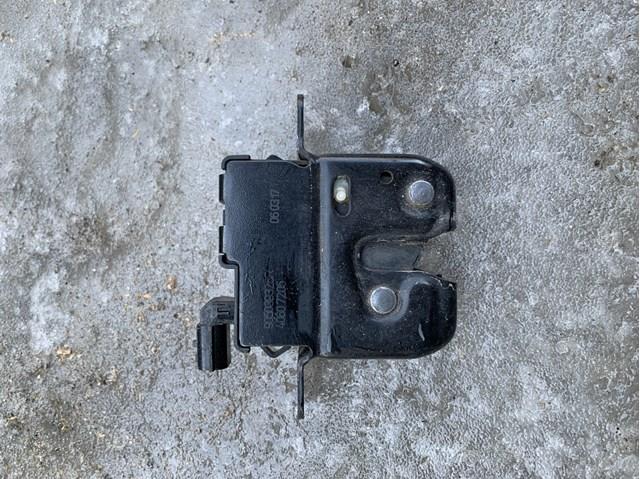 905039326R Renault (RVI) замок крышки багажника (двери 3/5-й задней)