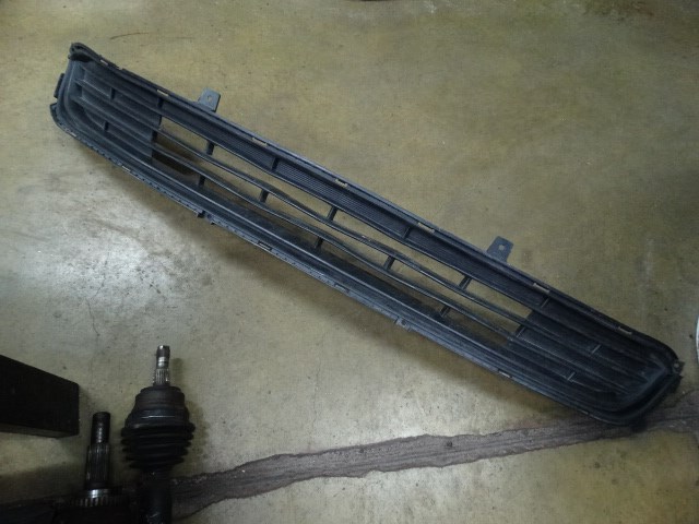 86560D4020 Hyundai/Kia Решетка бампера переднего центральная