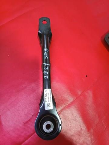 104442700C Tesla рычаг (тяга задней подвески продольный верхний