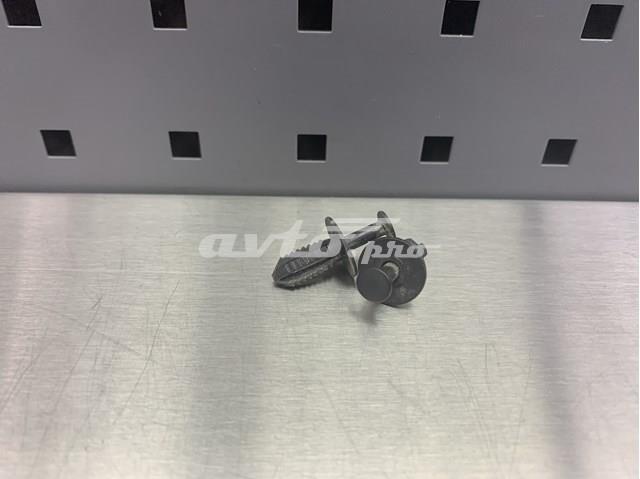 A1249900492 Mercedes заклепка