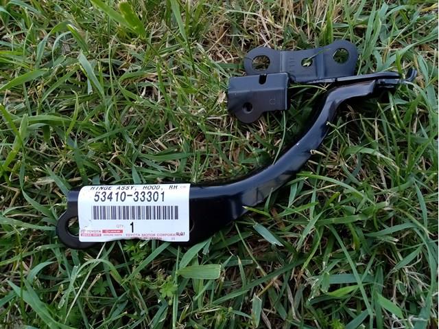 5341033301 Toyota петля капота правая