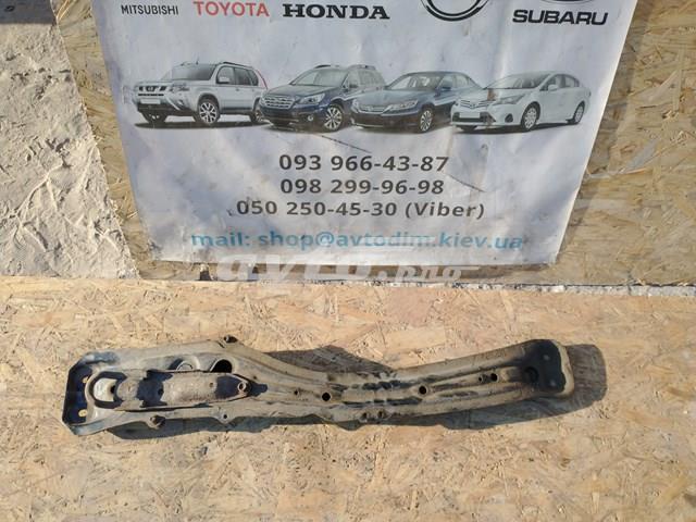 5120405010 Toyota Балка крепления двигателя