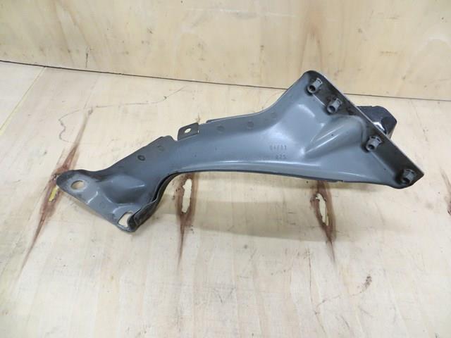 4G0821135A VAG кронштейн расширителя переднего крыла левый