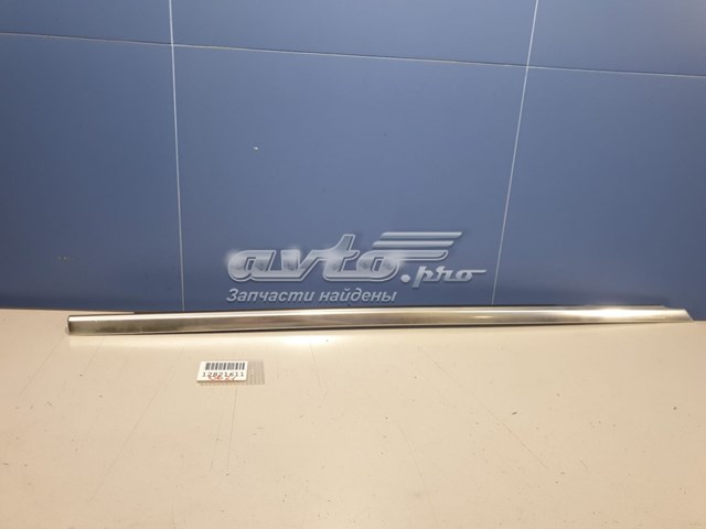 A2226900680 Mercedes молдинг стекла передний правый