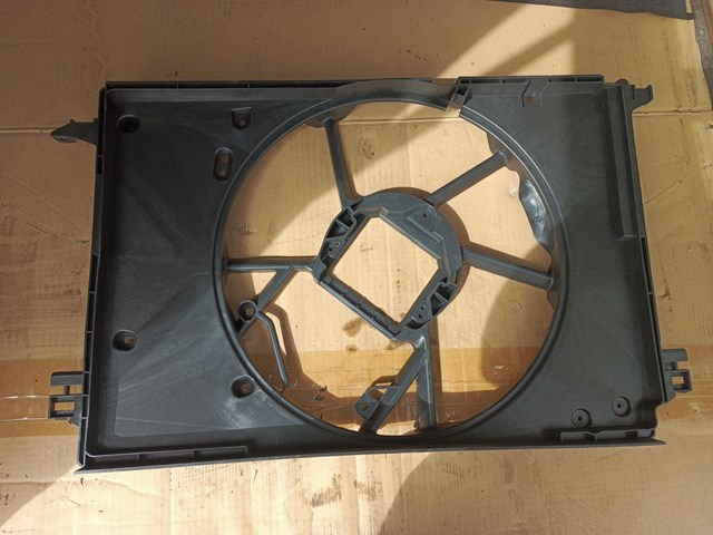 16360F0020 Toyota Диффузор радиатора охлаждения, в сборе с мотором и ...