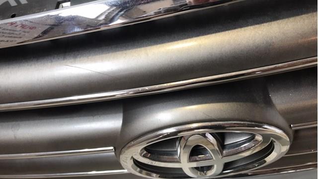 5310160481 Toyota решетка радиатора