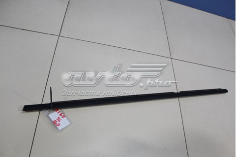 A1646905580 Mercedes молдинг опускного стекла двери задней левой
