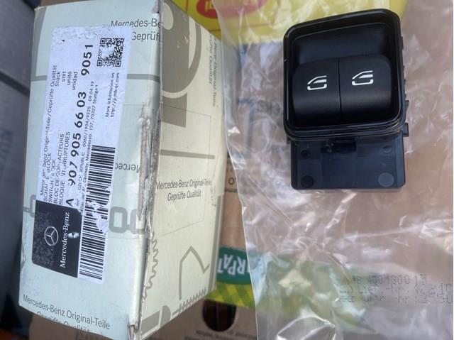 A90790566039051 Mercedes блок кнопок скло