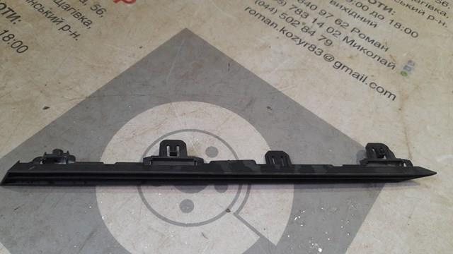 5312342020 Toyota Молдинг решетки радиатора правый