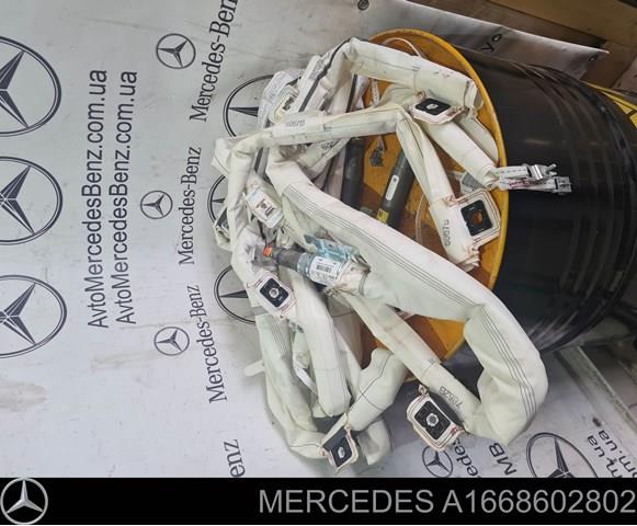A1668602400 Mercedes шторка багажника боковая air bag