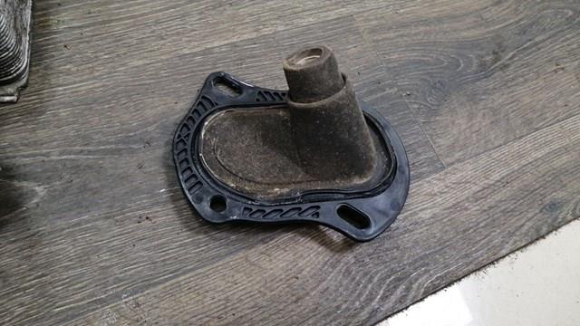 LR030345 Land Rover уплотнитель рулевой колонки