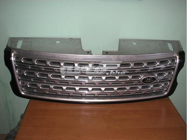 LR046750 Land Rover решетка радиатора