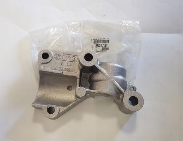 352710 Peugeot/Citroen Хомут крепления втулки стабилизатора переднего