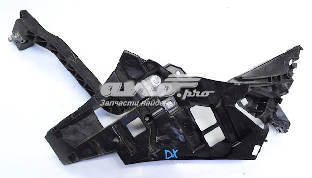 A1666205801 Mercedes кронштейн фари