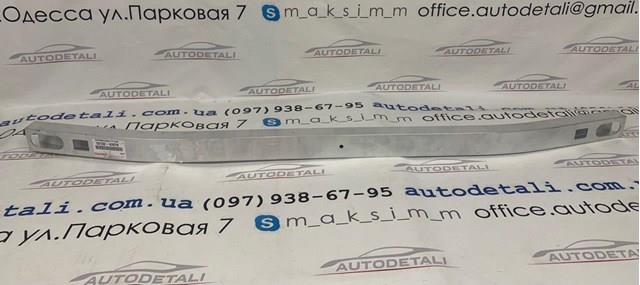 5213242070 Toyota усилитель бампера переднего