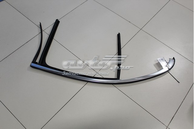 A2136900680 Mercedes молдинг хром r