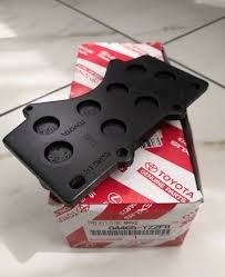 04465YZZF8 Toyota колодки тормозные передние дисковые