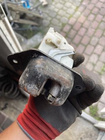 90502EN00A Nissan замок крышки багажника (двери 3/5-й задней)