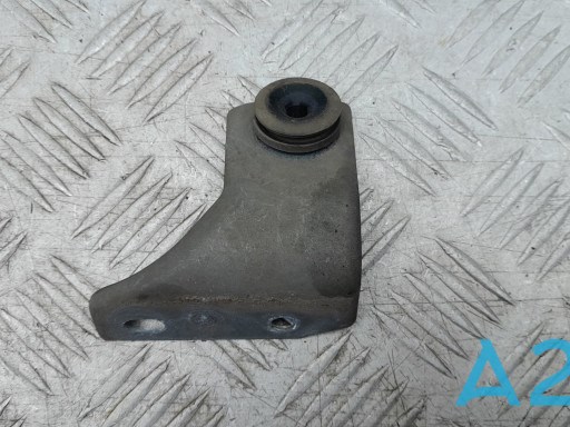 1530A170 Mitsubishi кронштейн промежуточного охладителя правый