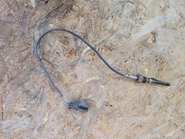 Датчик температуры отработавших газов (ОГ), перед сажевым фильтром ...