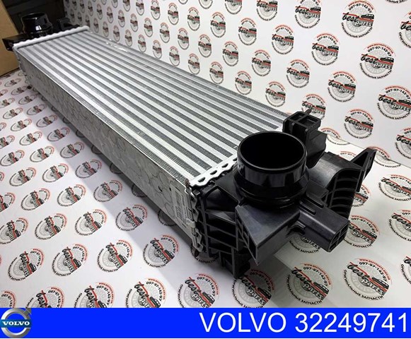 32249741 Volvo интеркулер volvo xc90 16-