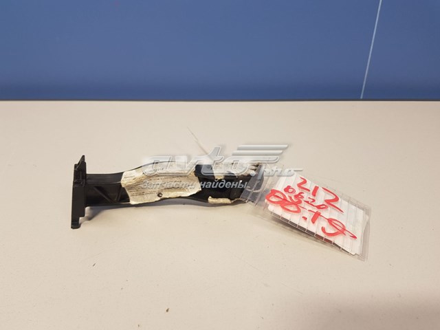 2128852214 Mercedes крепление бампера заднего