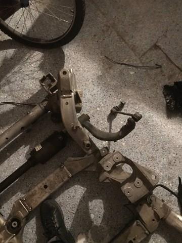 LR137777 Land Rover новая оригинальная запчасть