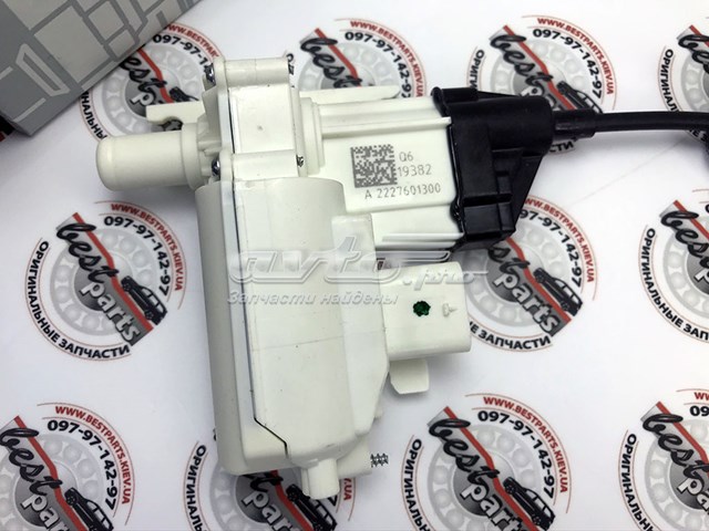 A2227601300 Mercedes мотор доводчика дверей