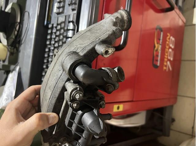 A6112030308 Mercedes фланец системы охлаждения (тройник)