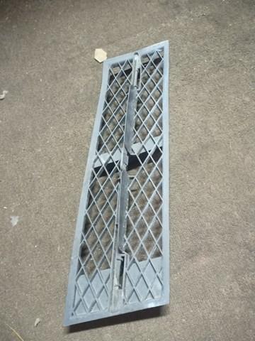 Решетка бампера переднего правая BMW. Купить решетка бампера переднего ...