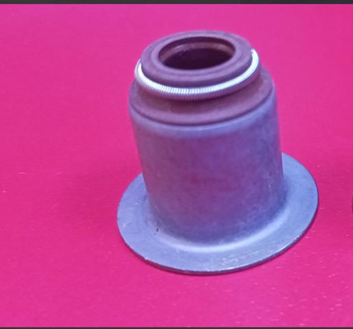 9091302050 Toyota сальник клапана (маслосъемный, впуск/выпуск)