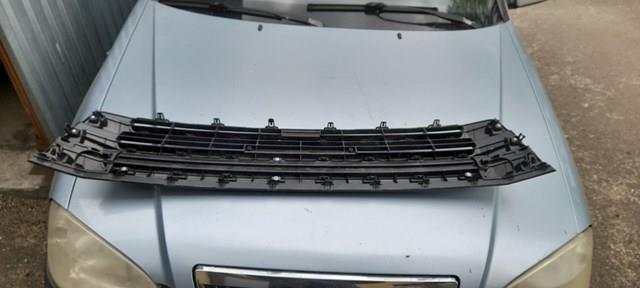 531020E070 Toyota решетка радиатора