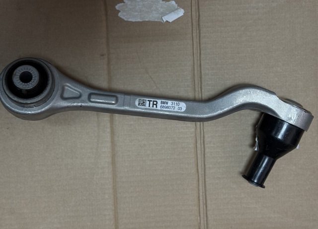 31106898072 BMW Рычаг передней подвески нижний правый