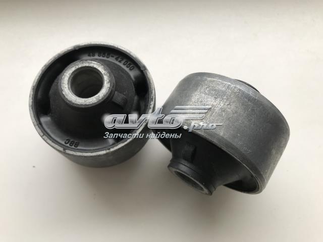 48655-42050 BBC сайлентблок нижнего переднего рычага