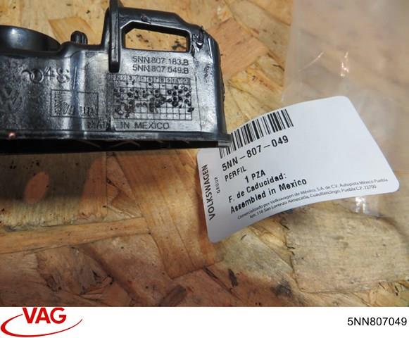 5NN807049B VAG кронштейн бампера переднего левый