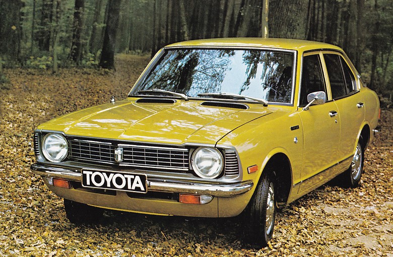 1119122010 Toyota стакан свечи зажигания