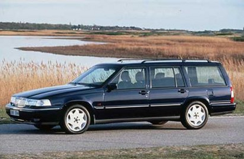 9438551 Volvo parachoques trasero comprar barato